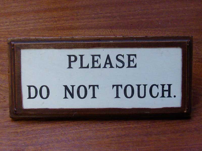 Museum Etiquette: are there manners in museums anymore? - Apollo Magazine