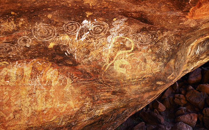 Rock stars – the Indigenous artists inspired by Uluru - Apollo Magazine