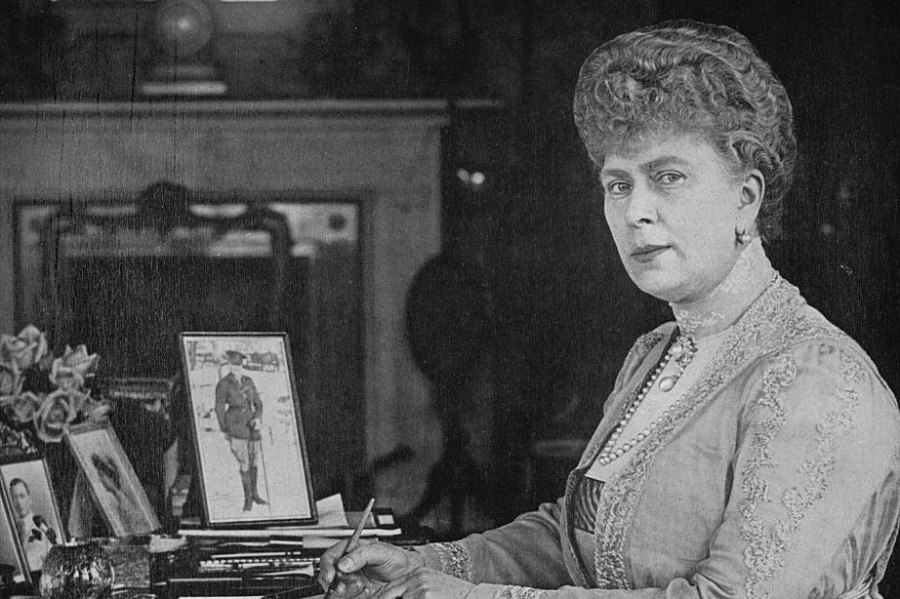 By royal arrangement: Queen Mary’s compulsive collecting - Apollo Magazine