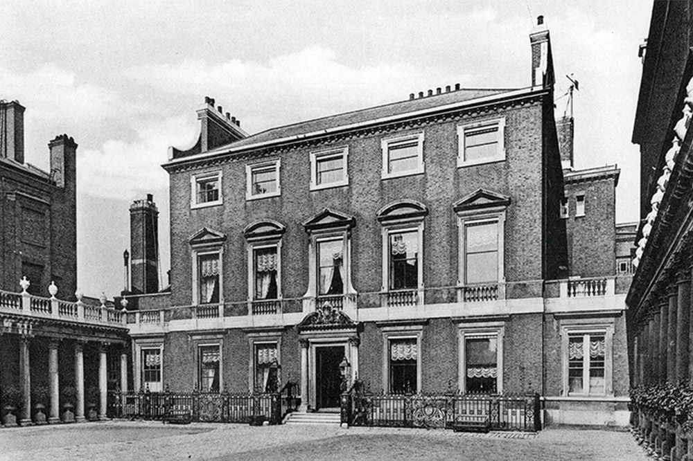 The rise and fall of Chesterfield House - Apollo Magazine