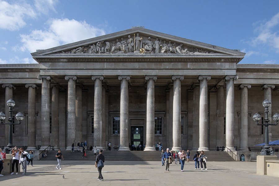 The end of the grand museum entrance | Apollo Magazine