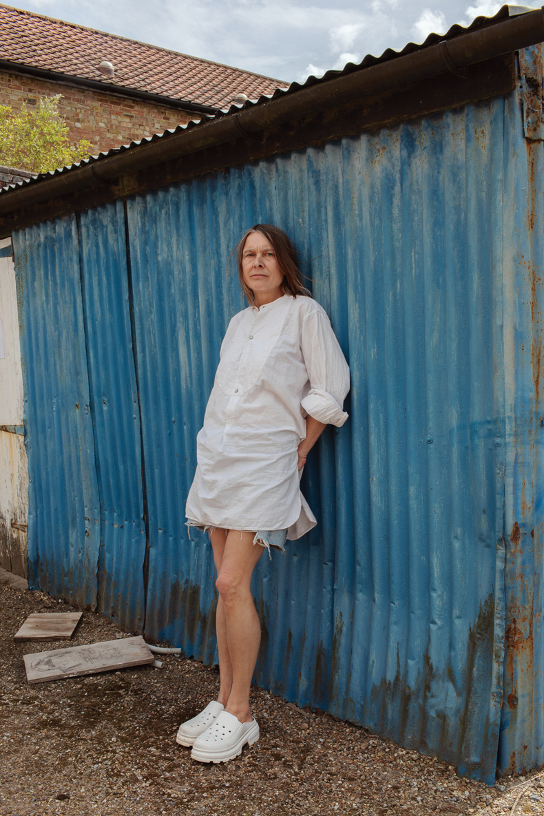 Barn stormer – Sarah Lucas talks shock tactics and country living ...