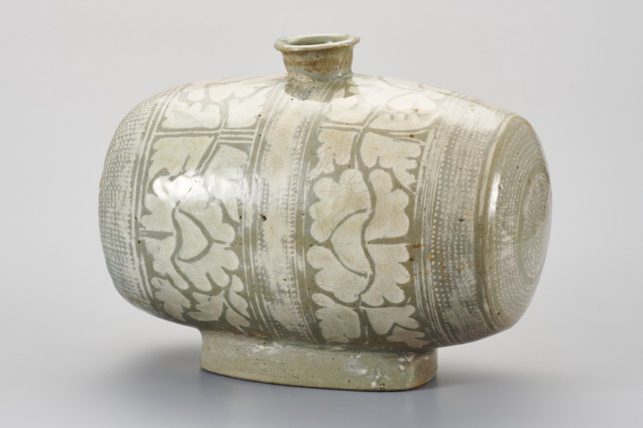 Perfectly Imperfect: Korean Buncheong Ceramics | Apollo Magazine