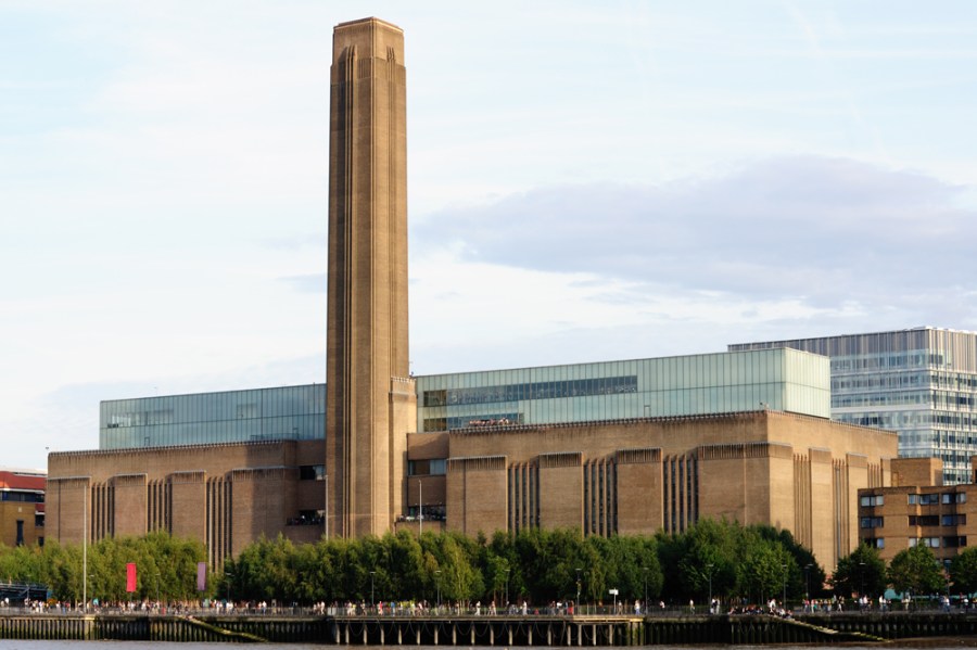 Man dies after falling from Tate Modern | Apollo Magazine